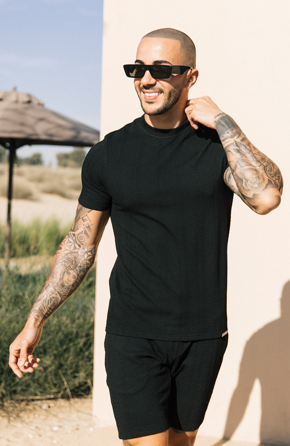 Tanami Textured Stretch Slim Tee in Black – MAUVAIS